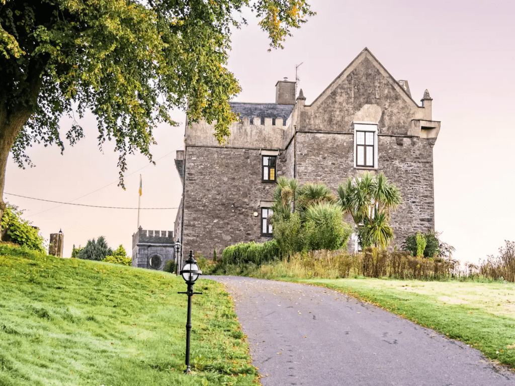 Ballea Castle – Beautiful luxurious Castle in Cork